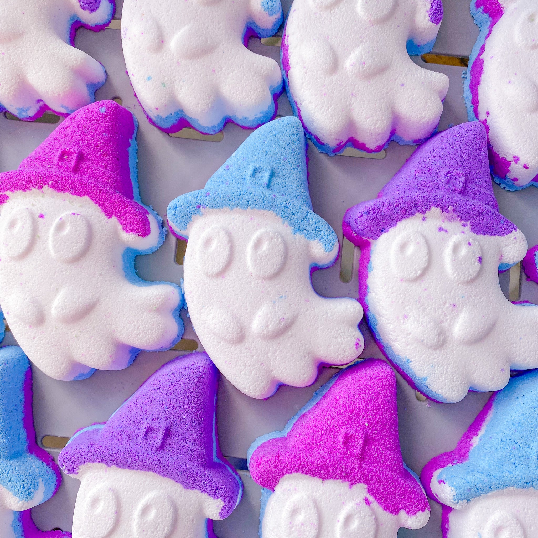 10 Spooky Ghost Bath Bombs – Bathe Enchanted