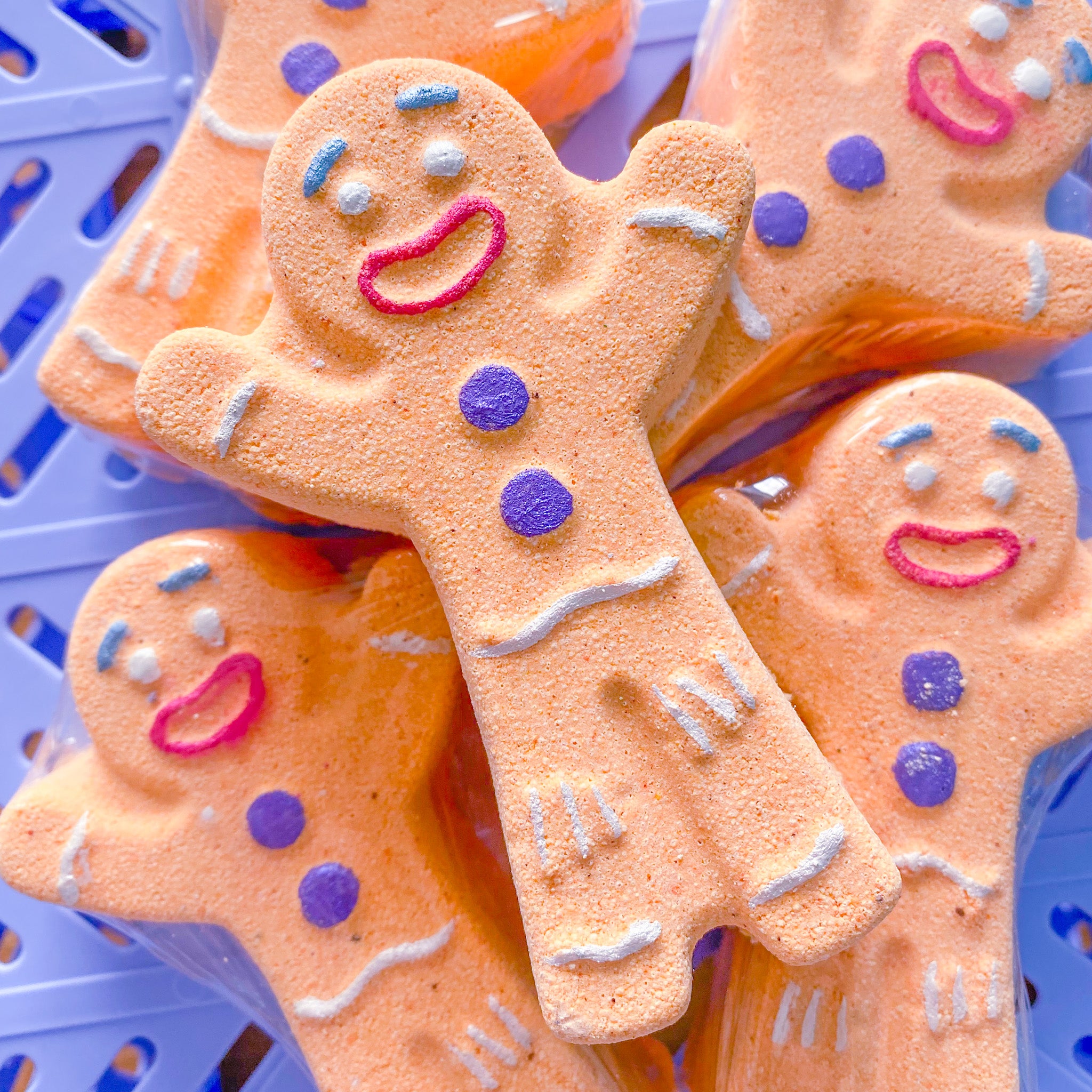 The Gingerbread Man Bath Bomb – Bathe Enchanted